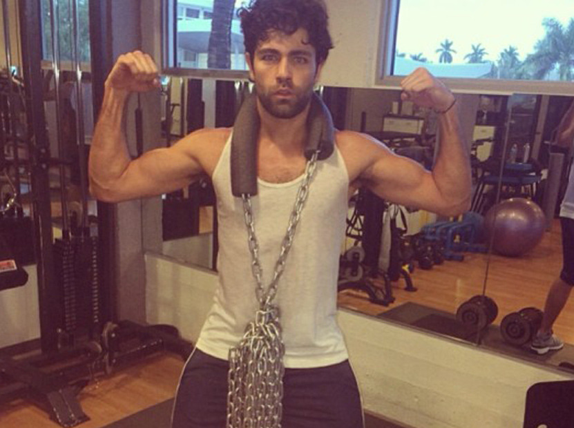Adrian Grenier Shows Off Buff Bod, Posts Video From "Entourage" Set! | toofab.com