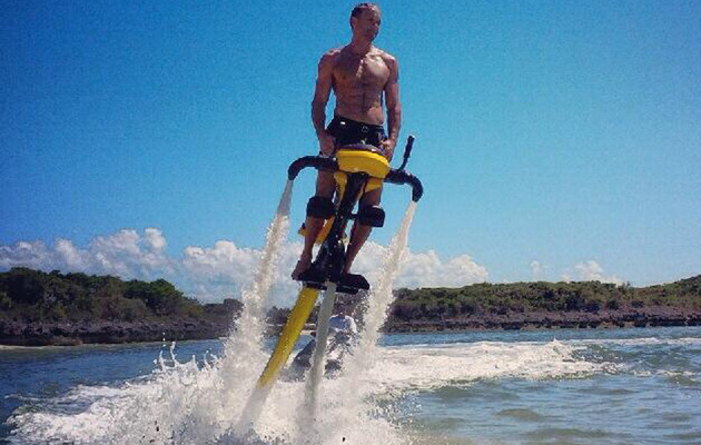 Tim McGraw, 47, Shows Off Incredibly Ripped Physique for Men's Health ...