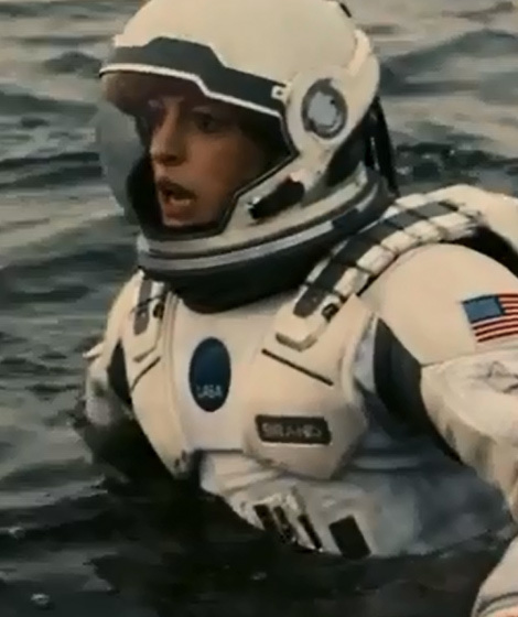 Anne Hathaway Faces Some HUGE Waves in New "Interstellar" Trailer ...