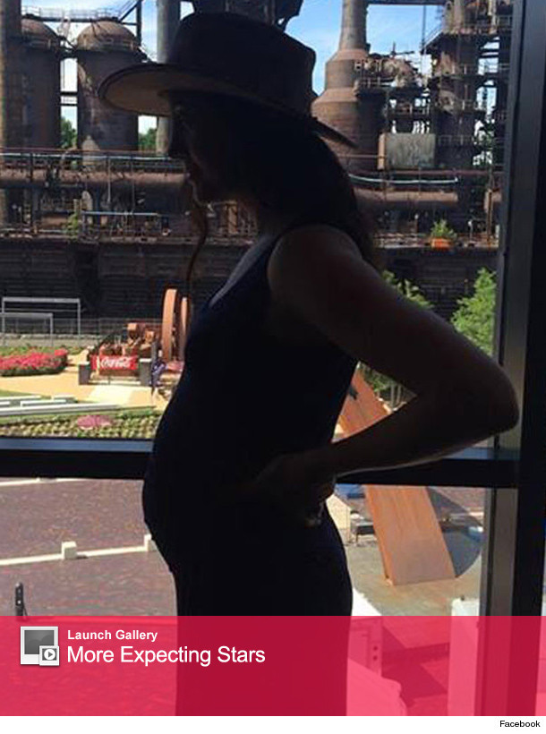 Vanessa Carlton Welcomes a Daughter -- See First Pic of Her Baby Girl ...