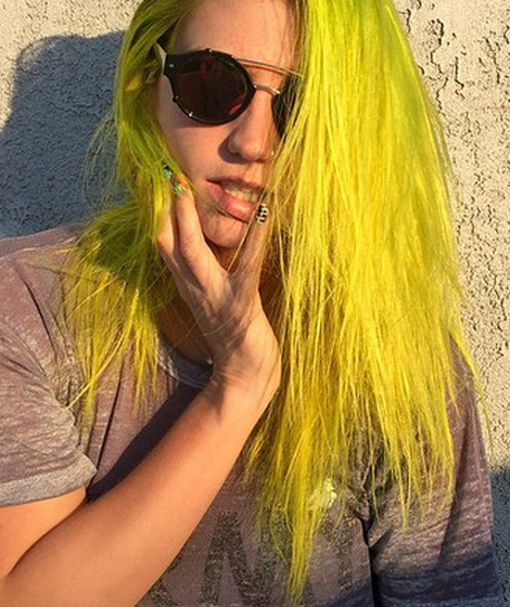 Kesha Debuts New "Slimey" Green 'Do -- Like the Look?! | toofab.com